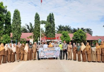 Kasat Lantas Polres Agam Sebagai Pembina Upacara dan Sosialisasi Tertib berlalu Lintas ( Police ...