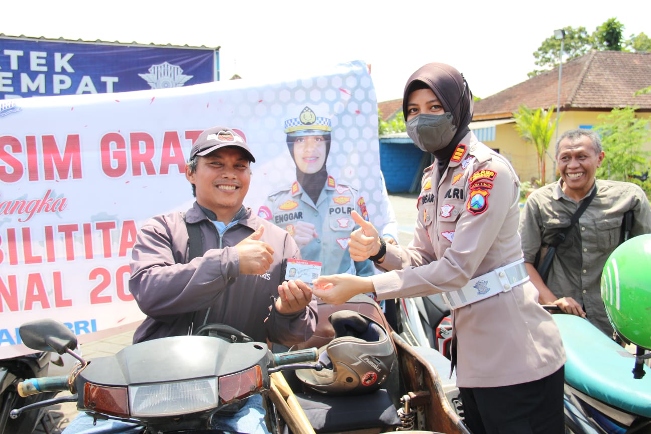 Polres Jember Gandeng Bank BRI Berikan 25 SIM D Gratis Untuk ...