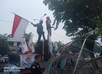 Awal Tahun 2023 AMI Turun Aksi Demo Besar-besaran di Beberapa Titik di kota Surabaya ...