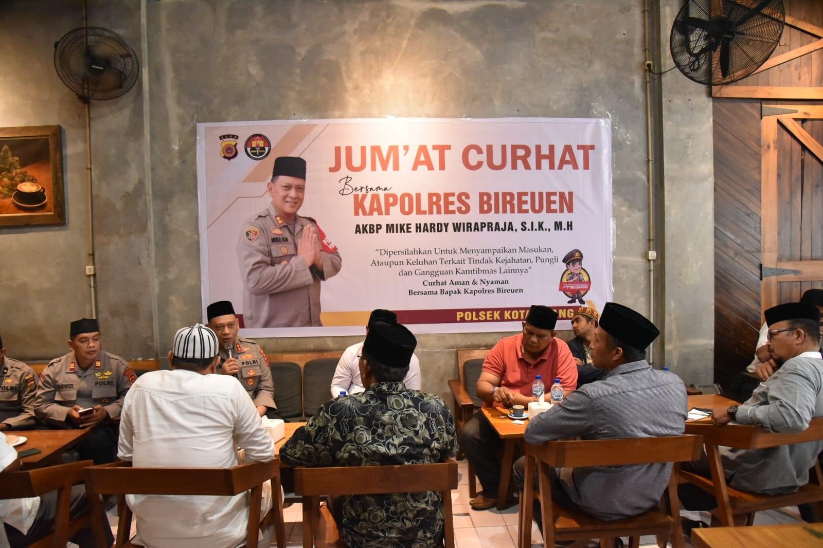 Kapolres Bireuen Tampung Keluhan Masyarakat Lewat Program Jum'at Curhat - JURNALPOLISI.ID