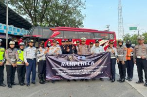 Wujudkan Mudik Aman, Satlantas Polresta Pati Uji Ramp Check Bus ...