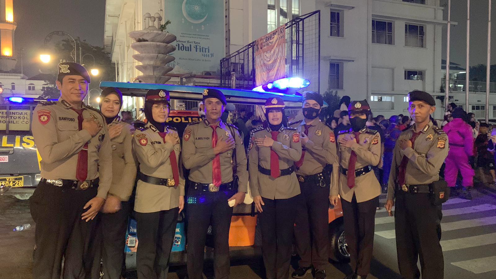 PATROLI DIALOGIS DIREKTORAT PAMOBVIT POLDA JABAR, BERIKAN RASA AMAN DAN NYAMAN BAGI MASYARAKAT ...