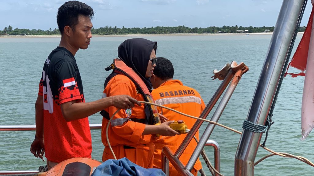 Basarnas Dumai Masih Melakukan Pencarian Nelayan Rupat Yang Terjatuh ...