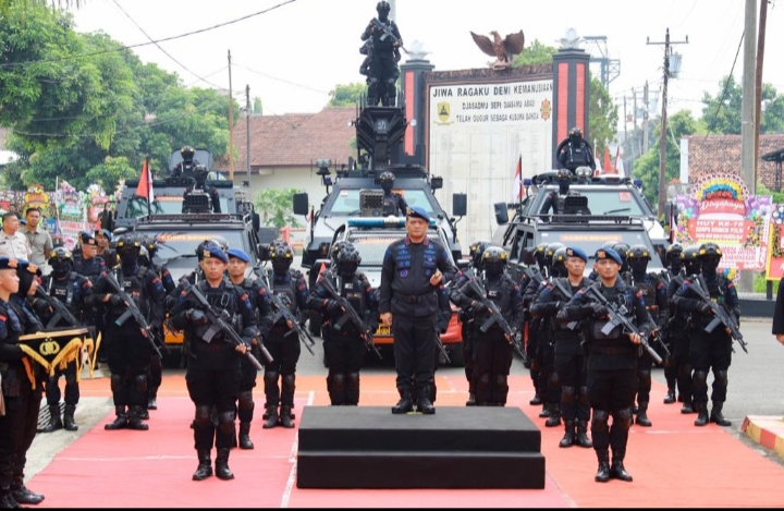 Kapolda Jateng Pimpin Upacara dan Syukuran HUT Brimob Ke 78 Tahun 2023 - JURNALPOLISI.ID