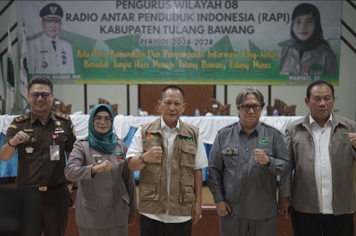 Pemerintah Kabupaten Tulang Bawang Melanti dan Mengukuhkan Pengurus Wilayah 08 Radio Antar ...