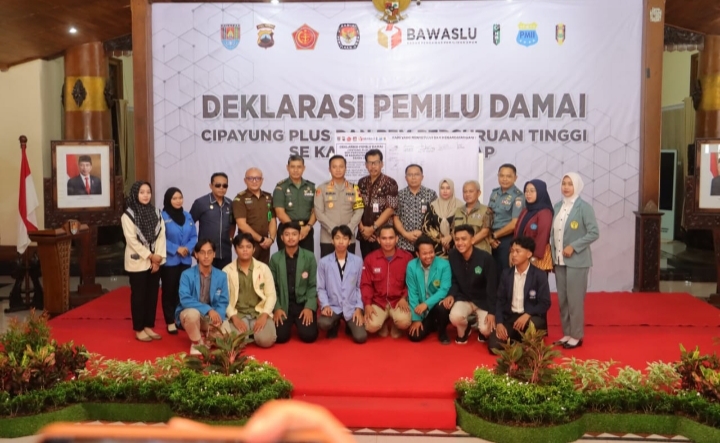 Deklarasi Pemilu Damai 2024 Oleh Cipayung Plus Cilacap dan BEM Sekabupaten Cilacap - JURNALPOLISI.ID