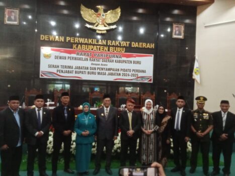 Pidato Perdana Penjabat Bupati Buru Syarif Hidayat , Di Ruang Rapat Paripurna Kantor DPRD ...