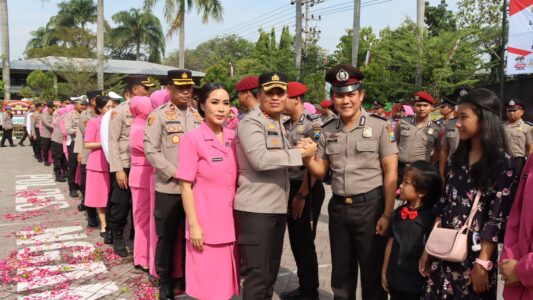 Kapolres Nganjuk Pimpin Upacara Kenaikan Pangkat Reguler Anggota Polri dan PNS Polri ...