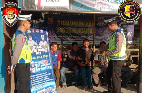 Satgas Preemtif Ops Patuh Maung 2024 Polres Serang Bagikan Brosur Dan Buku Petunjuk Keselamatan ...