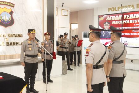 Kapolresta Barelang Pimpin Upacara Serah Terima Jabatan Wakapolresta Barelang - JURNALPOLISI.ID